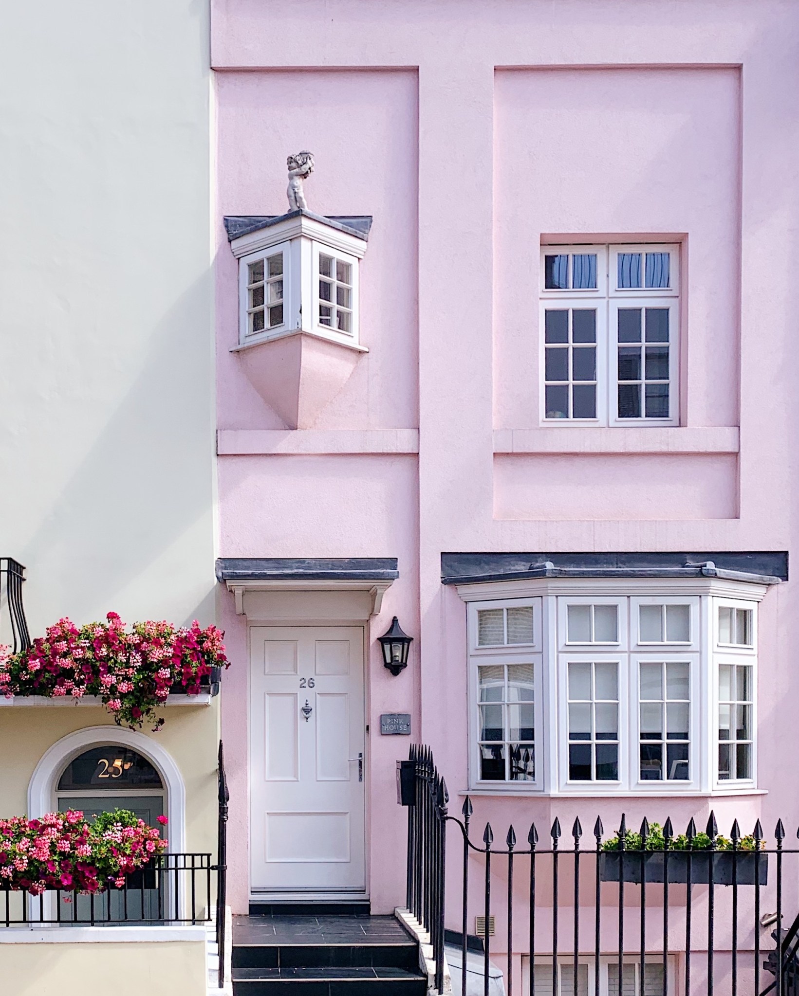 London is Pink – Travel and lifestyle photography